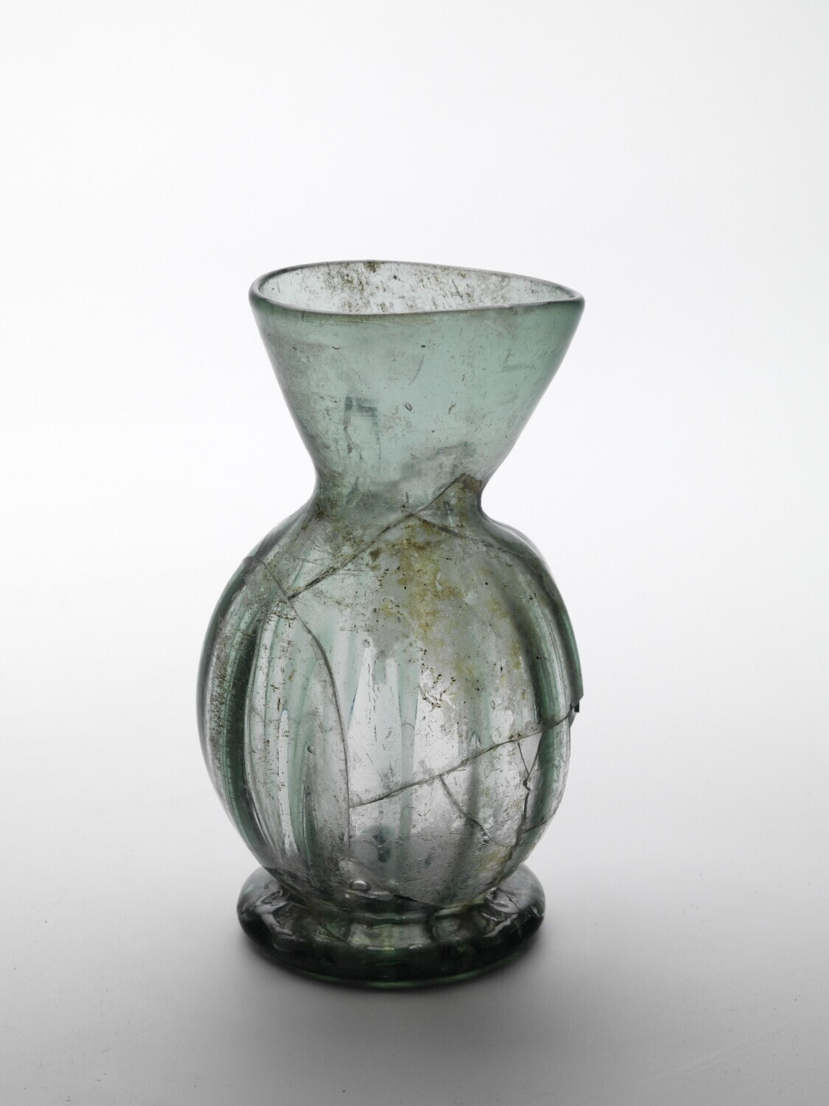 funnel-neck beaker - Museum Boijmans Van Beuningen